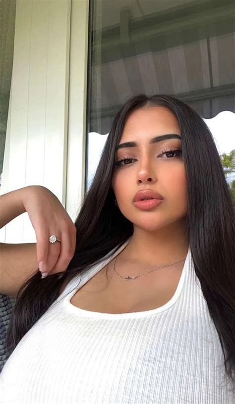 even another angle can not hide her size r 2busty2hide