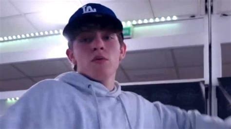 Chi è Simone Galluzzo Di Amici 23 Età Altezza E Instagram