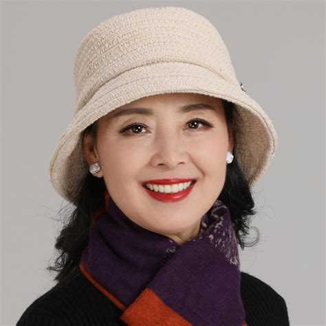 Badu Bg Нов модел дамска шапка с метална декорация тип рибарска Badu Bg