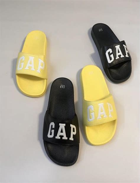 Зручні літні шльопанці слайди Gap — ціна 750 грн у каталозі Шльопанці Купити жіночі речі за