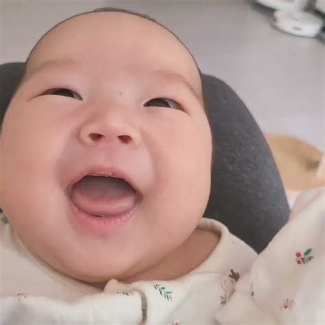 방긋방긋 빵긋빵긋 웃는아기☺️ ️ Youtube
