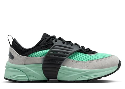 Jordan Brings Aura To Trunner O S In Jade Grey And Black