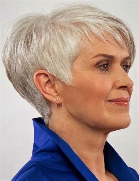 Актуални прически за жени над 50 години бърз подмладяващ ефект без сложен стайлинг СНИМКИ