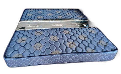 Size King 5 Inches Luxury Memory Foam Mattress At Rs 8800piece In