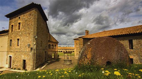 ¿qué Ver En Jaca Casa Albana