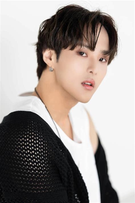 Former Third Generation Idol Has Netizens In Awe Of His Sexy Glow Up Koreaboo