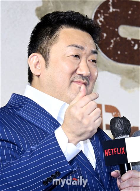 [md포토] 마동석 마블리의 귀여운 미니하트