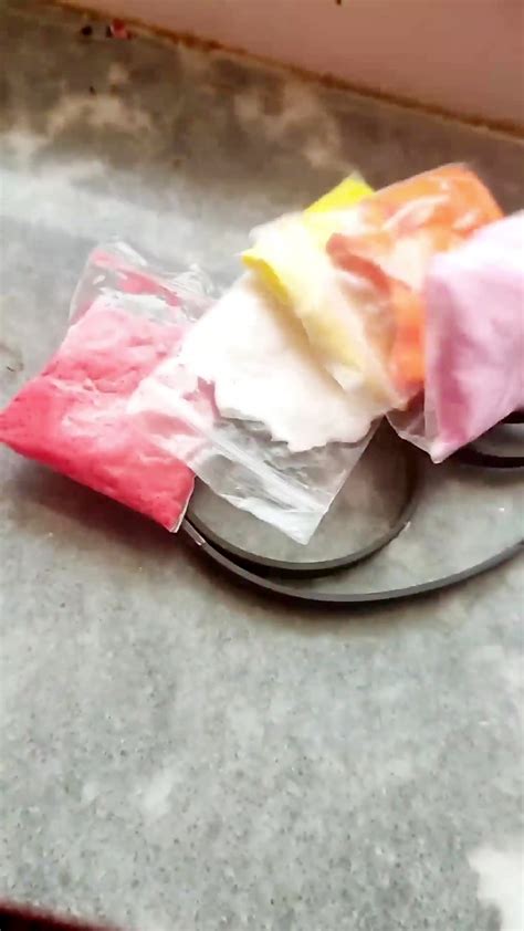 ساخت مگنت موچی با خمیر کلیپارت اول ~اگر پنج فالو بشم پارت دو رو میزارم