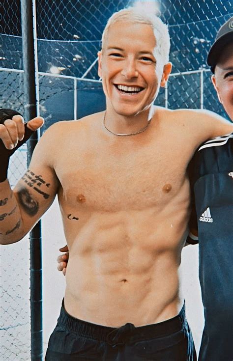 Pin De Francesca Amato Em Taz Skylar Homens Fotos De Anime Engraçada