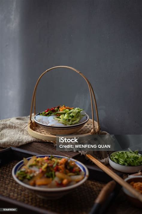 칠리 소스와 쌀과 고구마 가루 쓰촨 길거리 간식 중국 음식 미식가에 대한 스톡 사진 및 기타 이미지 Istock