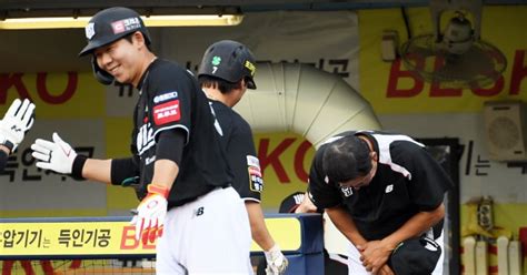 [포토] 김상수 이종범 코치 바람의 아들이 90도 폴더 인사