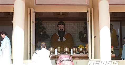 與 홍익인간 이념 되새겨 자랑스러운 역사 물려주자