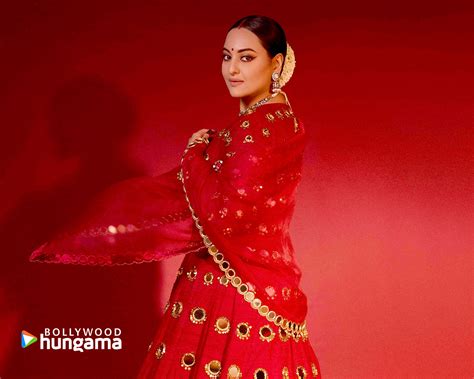 Sonakshi Sinha Wallpapers Sonakshi Sinha 3 191 Bollywood Hungama