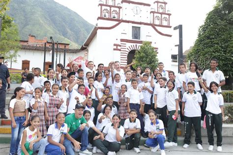 Gobernador De Antioquia Hizo Compromisos En Abriaquí Y Sabanalarga