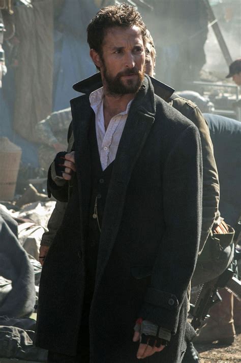 Noah Wyle Falling Skies