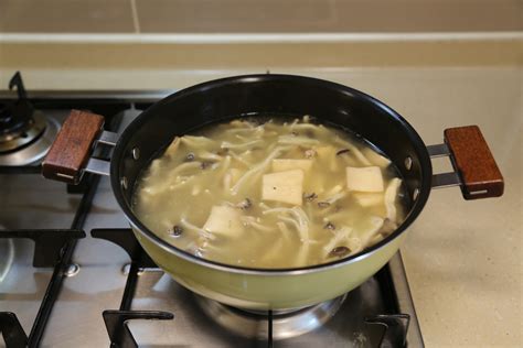 들깨버섯탕 쫄깃한 버섯 식감과 고소한 국물맛