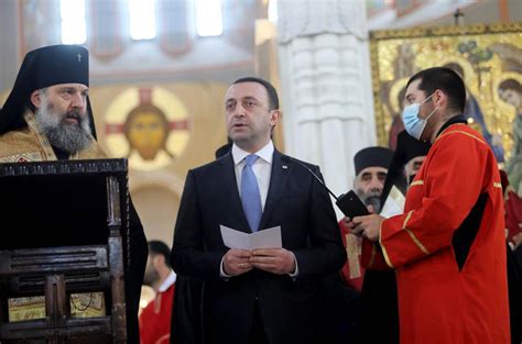 ირაკლი ღარიბაშვილი თითქმის 400 წლიანი განშორების შემდეგ ჩვენს სამშობლოს დაუბრუნდა ჩვენი დიდი