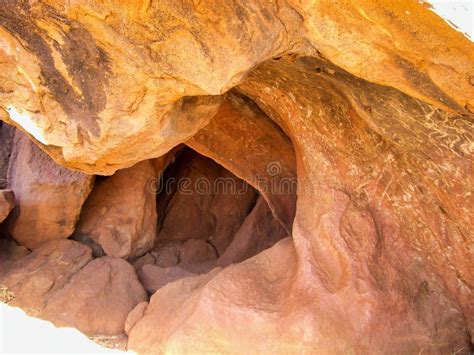 Cavernes Antiques Avec Des Peintures De Roche Photo Stock Image Du