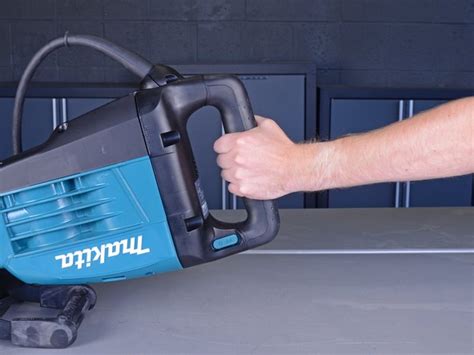 Замена щеток отбойного молотка Makita HM1307CB - HD01