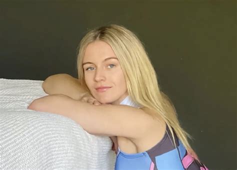 Η Vera Dijkmans με μπικίνι στην παραλία ΦΩΤΟ Makeleiogr