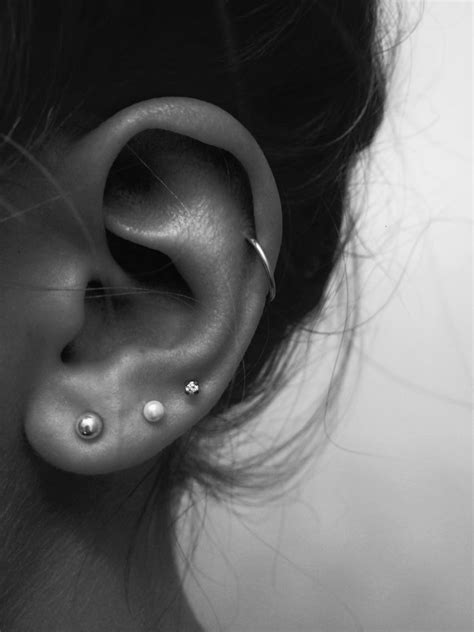 Triple Lobe And Cartilage Piercing Pretty Ear Piercings Cute Ear Piercings Cool Ear Piercings