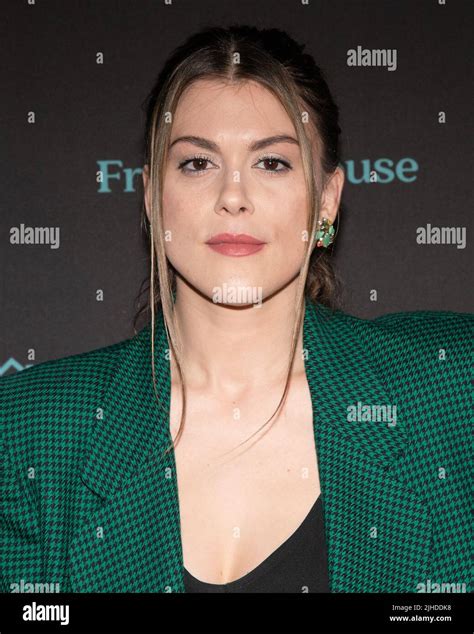 Lindsey Shaw 2022