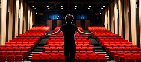 Ott 시대의 극장 구조적 위기의 실체