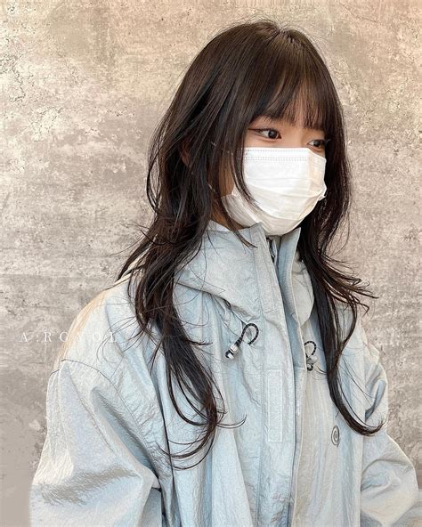 성수미용실 아르결 소라 원장 L 허쉬펌 허쉬컷 레이어드컷 레이어드펌 가벼운 텍스처에 굵은 웨이브펌 허쉬펌🖤 모든시술은 개인에 맞춰 다르게 디자인 합니다🙏 Instagram