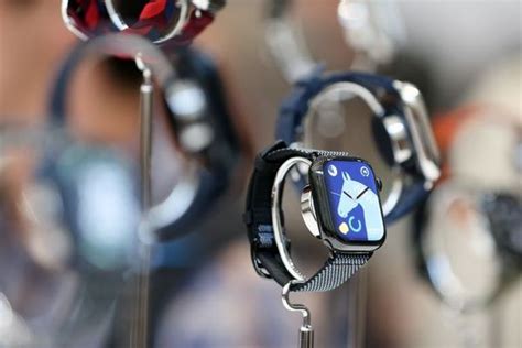 Revolutionizing Wearables Apple Watchs Futuristic Gesture Control Will Leave You In Awe