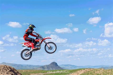 “Ширхэнцэг хайрхан And Me” фото Зүрхэнд ойрхон Зүүнхараа