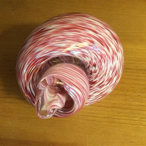 Vintage Wedgwood Art Glass Snail Shell In Dark Pink And White Mottled