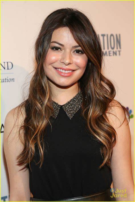 Miranda Cosgrove And Dana Gaier Stars Benefit Gala 2013 Photo 611043