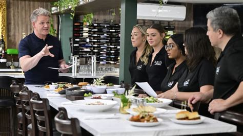 Kitchen Nightmares Heads To Nj To Help Save A Country Club Restaurant