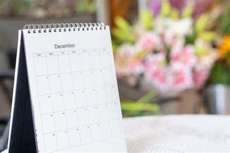 2022 웨딩 플래너 및 주최자를위한 캘린더 데스크는 매일 약속 회의 의제 일정 시간표 및 업무 관리를 계획하고 미리 알림합니다 캘린더 미리 알림 이벤트 개념입니다 0명에