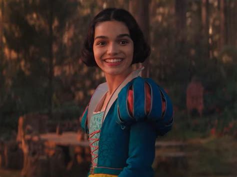 Disneys Snow White Has A Sleepy Opening Weekend After A String Of