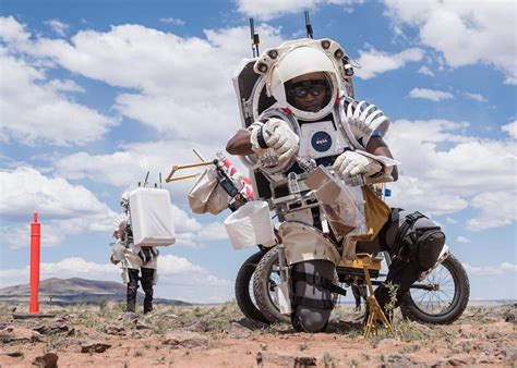 Nasa Astronauts Practice Moonwalking In The Arizona Desert Photos