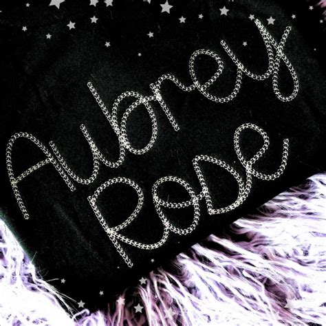 Aubrey Scribble Cursive Font Machine Embroidery Design