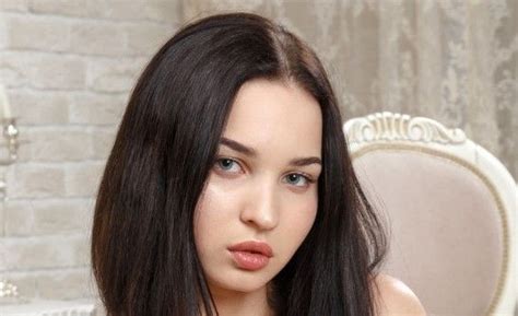 Ely Stanton Biography Wiki Age Height Career Photos And More