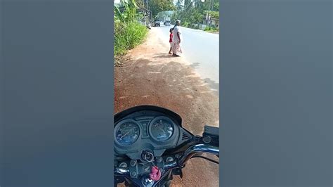 ආච්චි අම්මා දරුවත් එක්ක පාර මාරු වෙන්නයි හදන්නෙ අනේ කල්පනාවෙන් Shorts Youtube