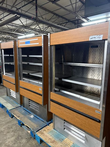 2 0019 Structural Concepts Oasis Self Contained Upright Display Cooler