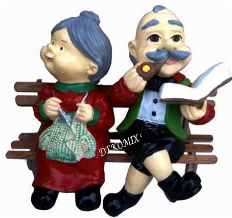 Oma Und Opa Auf Der Bank Klein