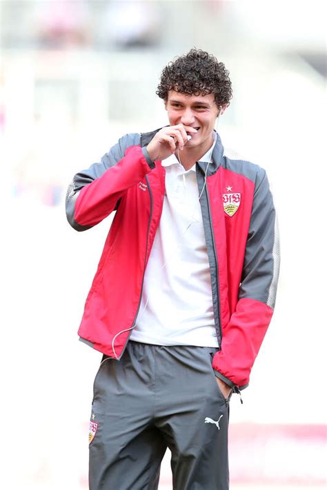 Pavard Bleibt Am Ende Doch Vfb Stuttgart Fußball Reutlinger General Anzeiger Gea De