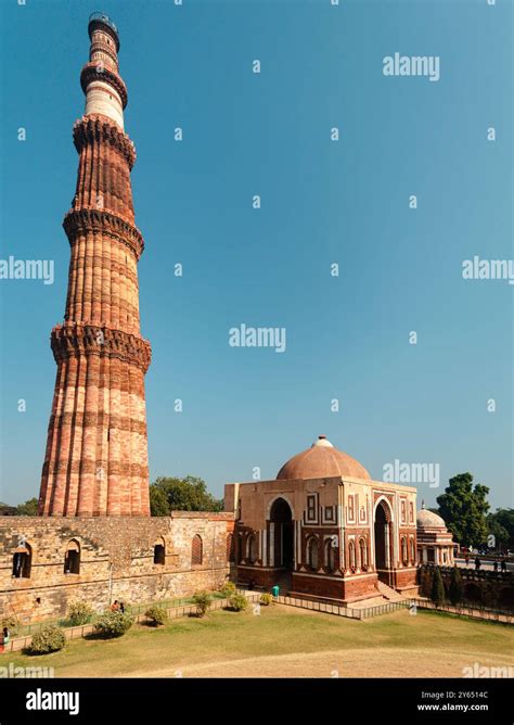 Qutb Minar Qutub Minar Qutab Minar Minaret Tower At Qutab Minar