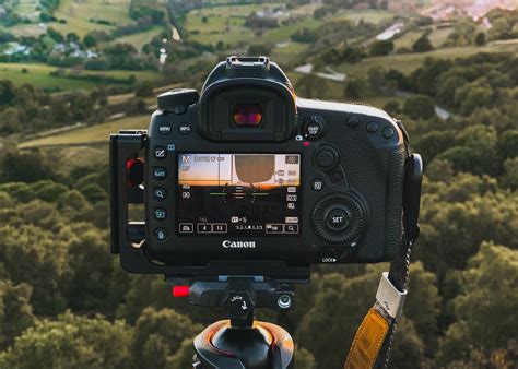 17 Best Cameras For Travel Bloggers And Vloggers In 2024