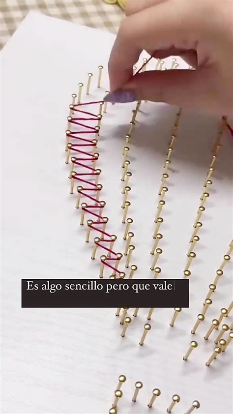 تابلو میخ و نخ کاموا