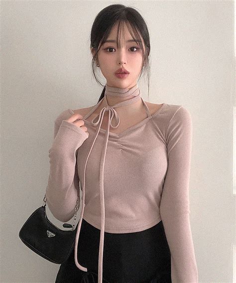발레코어 러블리 유니프 셔링 리본 스트랩 밑단 라운드 발레리나 티셔츠 에이블리