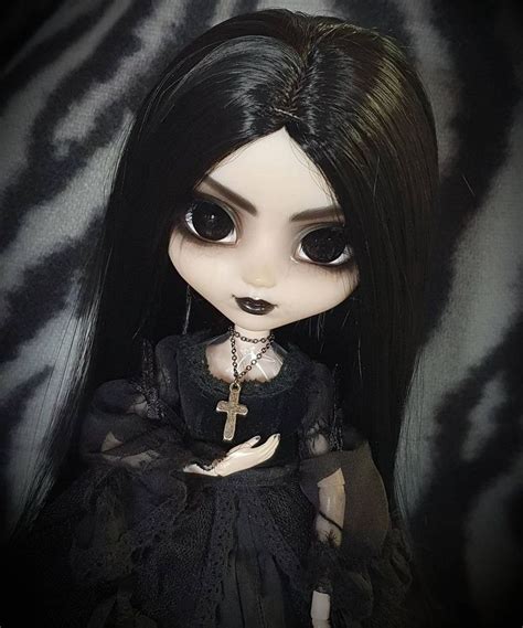 Pin De Lilith Vamp Vixen Lovelust Em Gothic Dolls And Toys Gótica