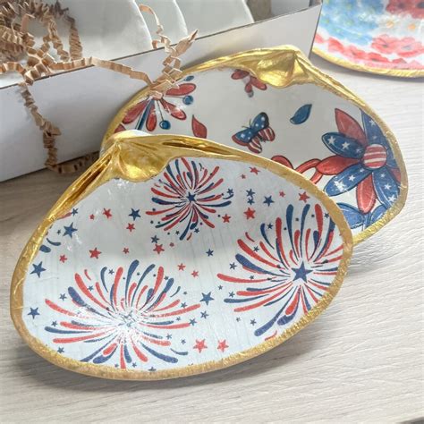 Decoupage Clamshell Kit American Craft Kit Patriotic Craft Diy Shell Kit Party Craft