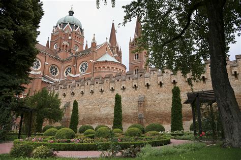 Đakovačke Zidine I Katedrala Hrvatski Vojnik