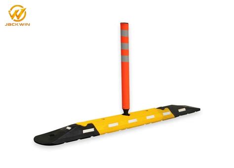 Vehicle Lane Divider With Flexible Post Traffic Lane Delineator Lane Delineator And Lane Separator